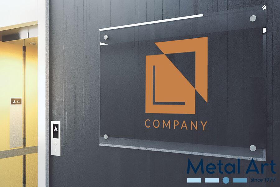 Targhe Plexiglass Milano: Metal Art Consiglia le Aziende